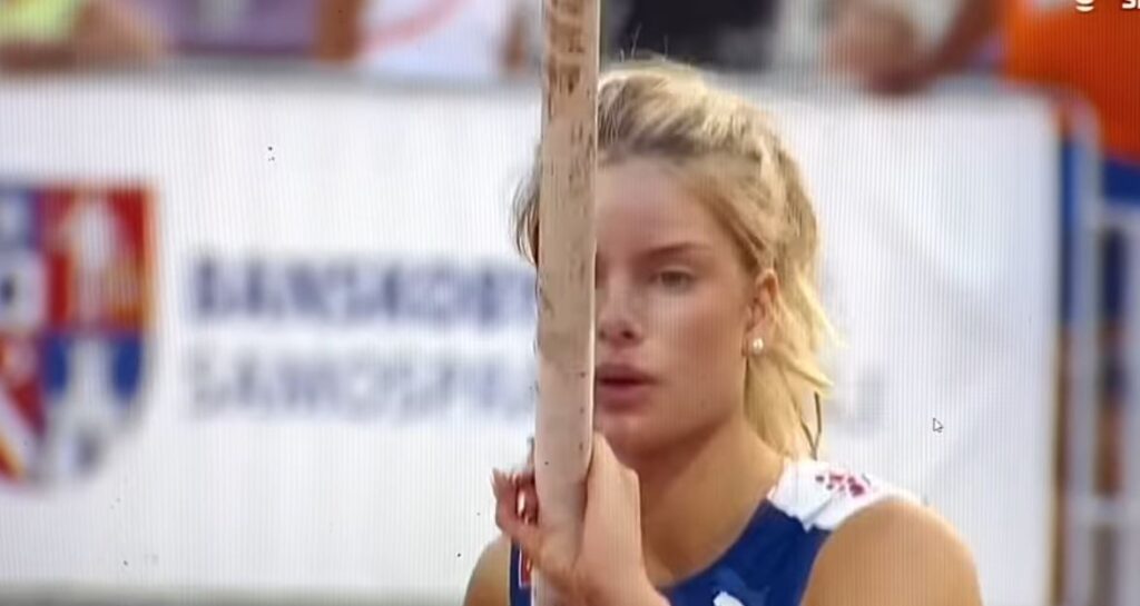 Embla Matilde Njerve: Meet Norway Female Pole Vaulter Everyone's ...